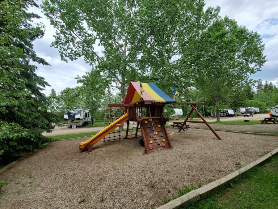 Discover Aspen Crossing Campground - Go RVing Canada