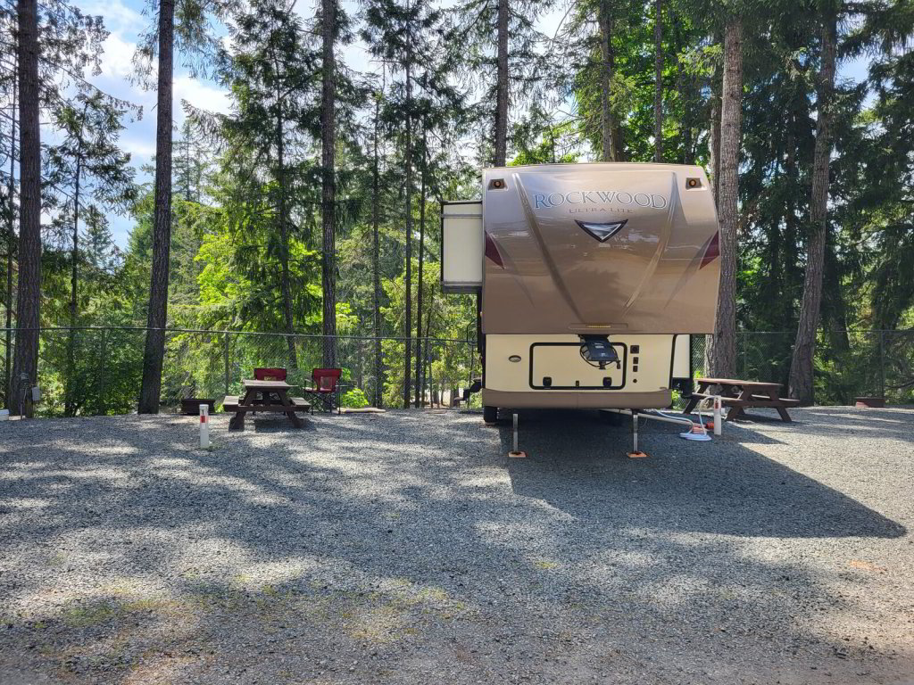 Discover Riverbend Cottage & RV Resort - Go RVing Canada