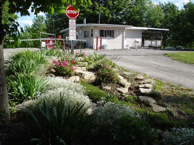 Discover Maple Grove RV Resort - Go RVing Canada