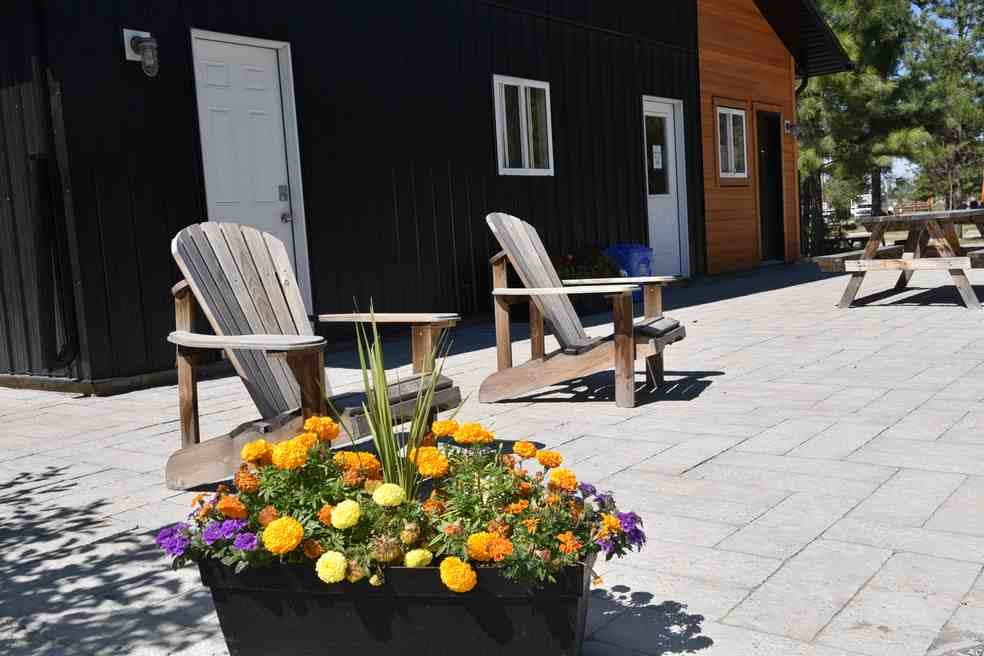 Discover Camp Kootenay River - Go RVing Canada